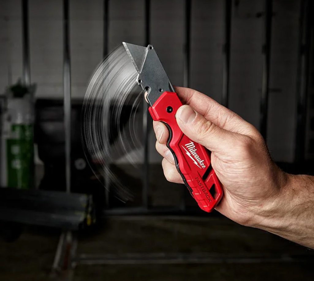 Cutter plegable Milwaukee 1502 FASTBACK - Itan Ferreteria